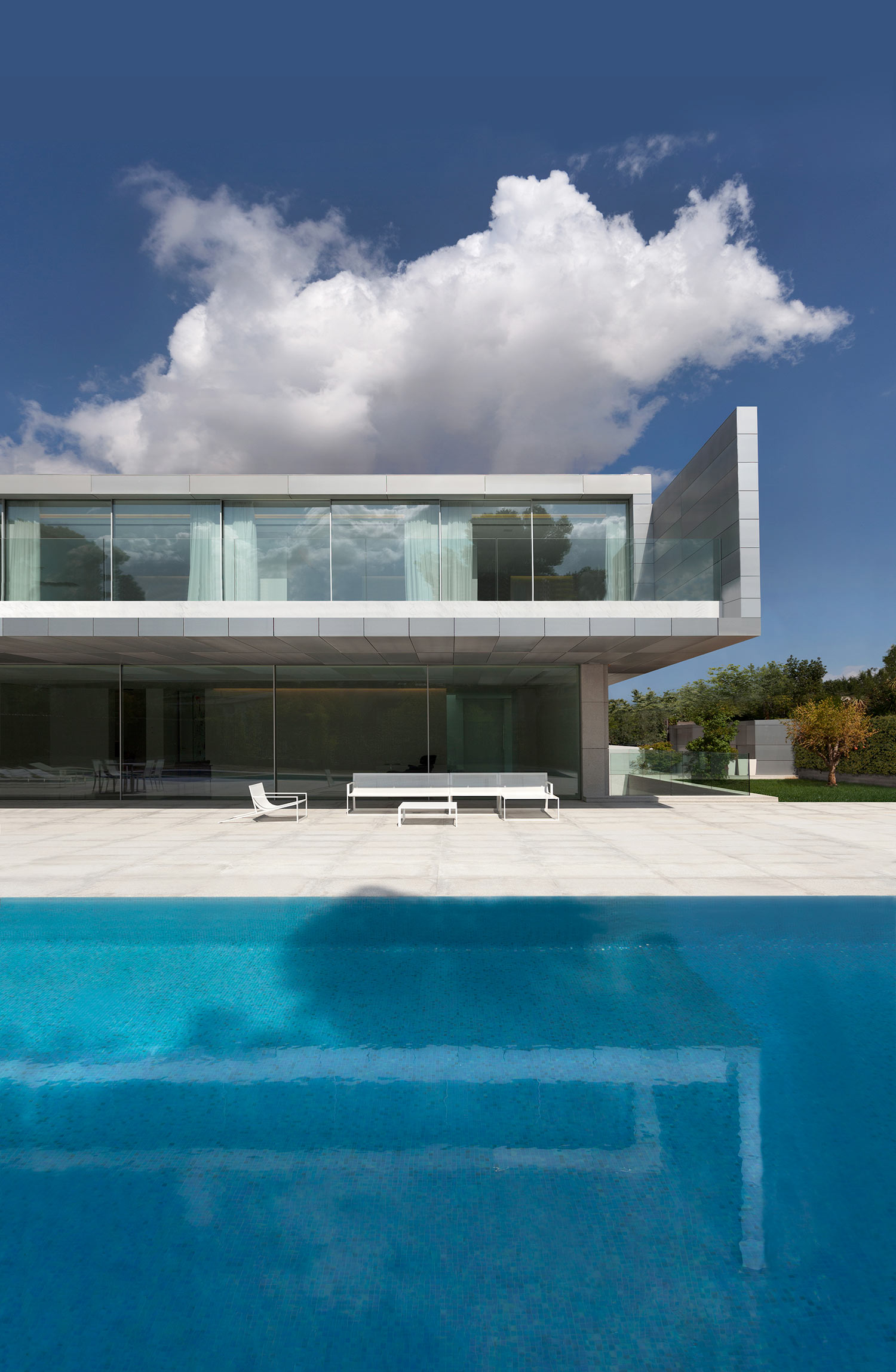 Luxury villas | Aluminum House | Fran Silvestre Arquitectos™